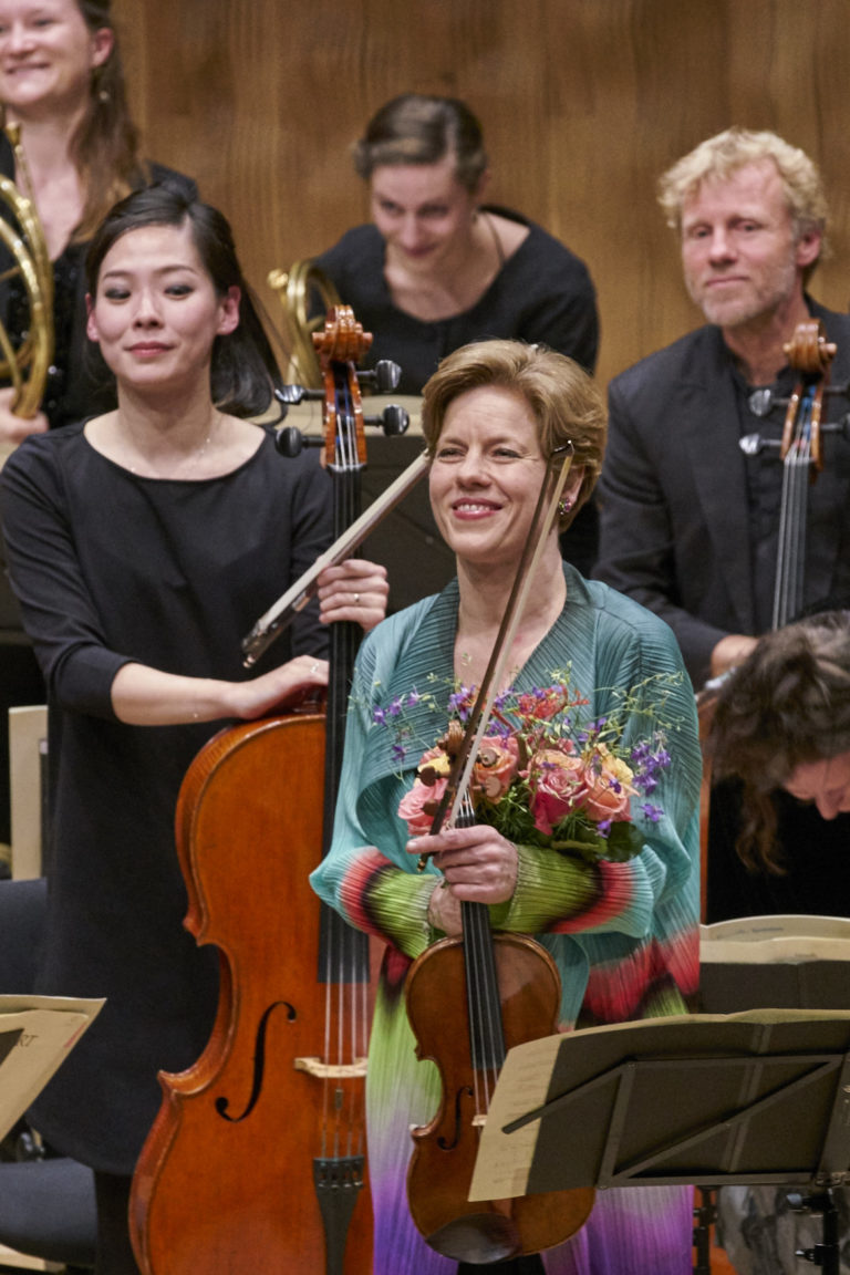 Ensemble Resonanz, Isabelle Faust, Joseph Bologne, W.A. Mozart ...