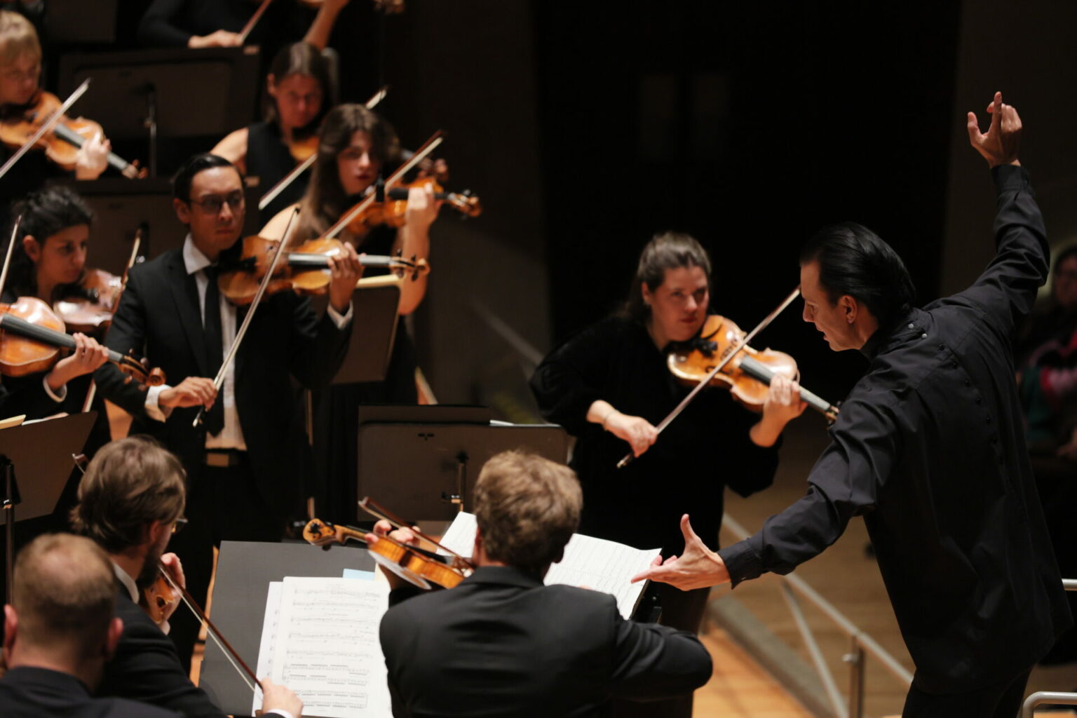 Utopia Orchestra Teodor Currentzis, musikalische Leitung Philharmonie ...