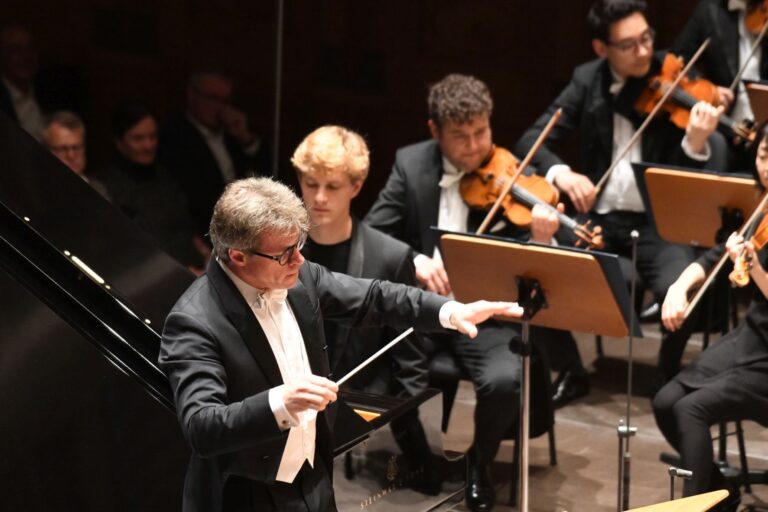 Bamberger Symphoniker, Jan Lisiecki, Jakub Hrůša Kurhaus Wiesbaden, 11 ...