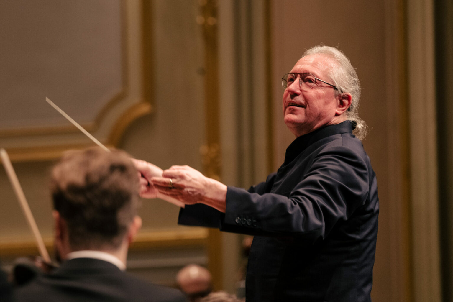 Auf den Punkt 44: Sylvain Cambreling haut auf den Tisch… Laeiszhalle ...